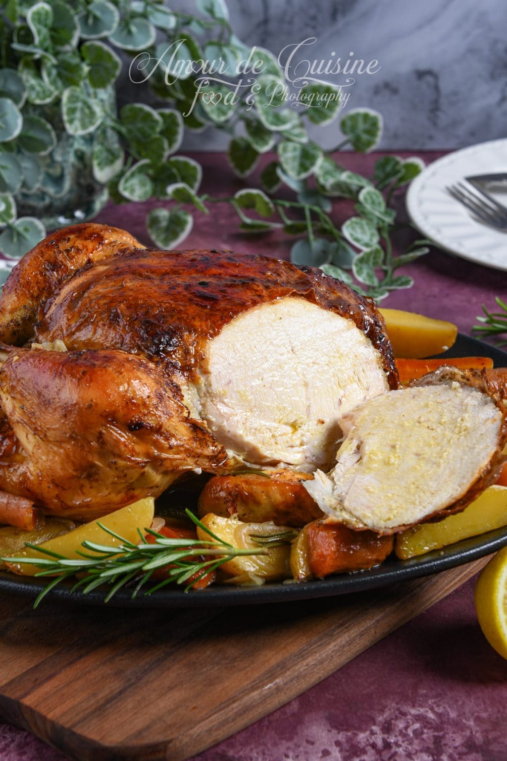 Poulet rôti au four juteux et doré, comme à la rôtisserie