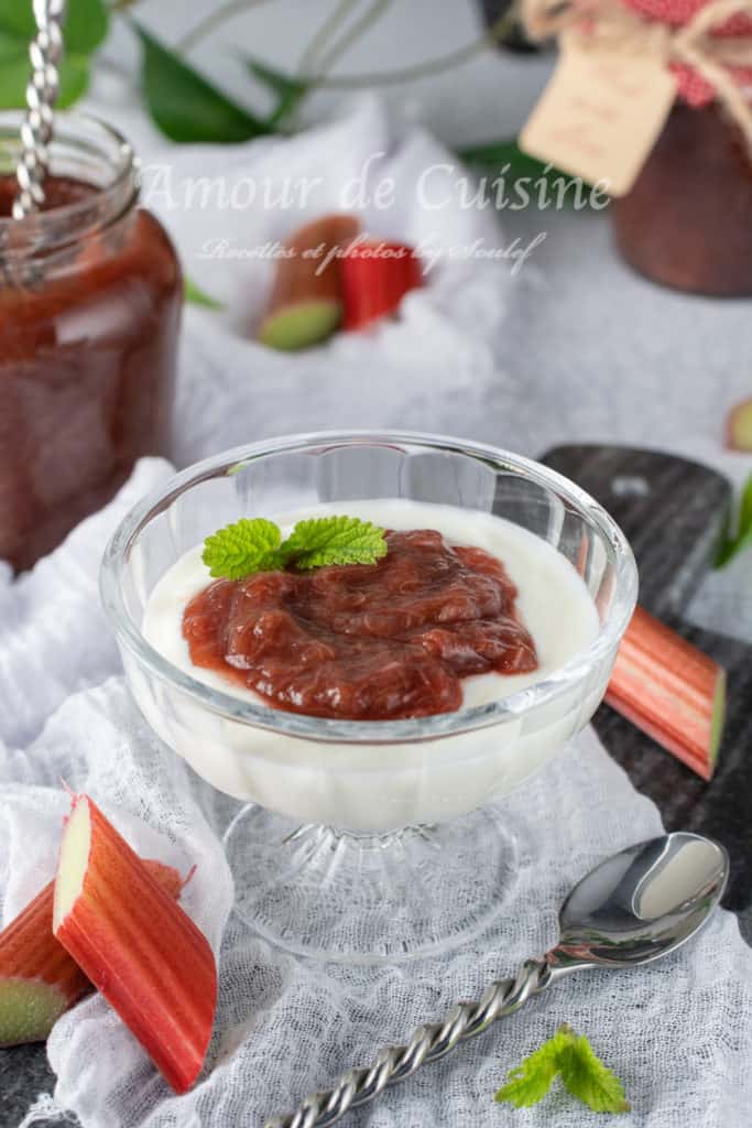 Compote de rhubarbe maison : recette facile et rapide