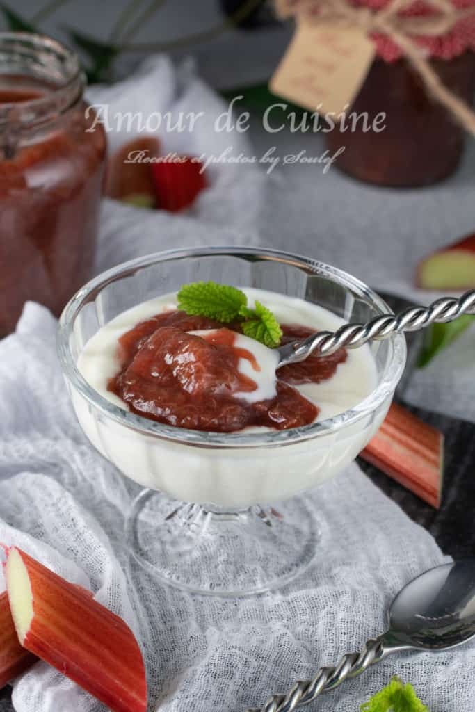 Compote de rhubarbe maison : recette facile et rapide